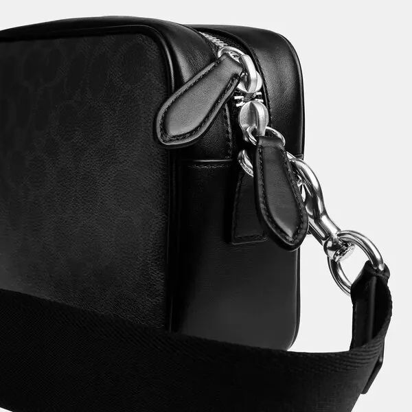 バッグ COACH Signature Camera Bag Shoulder Bag COACH Radio Camera Bag In Signature Canvas - Black Signature